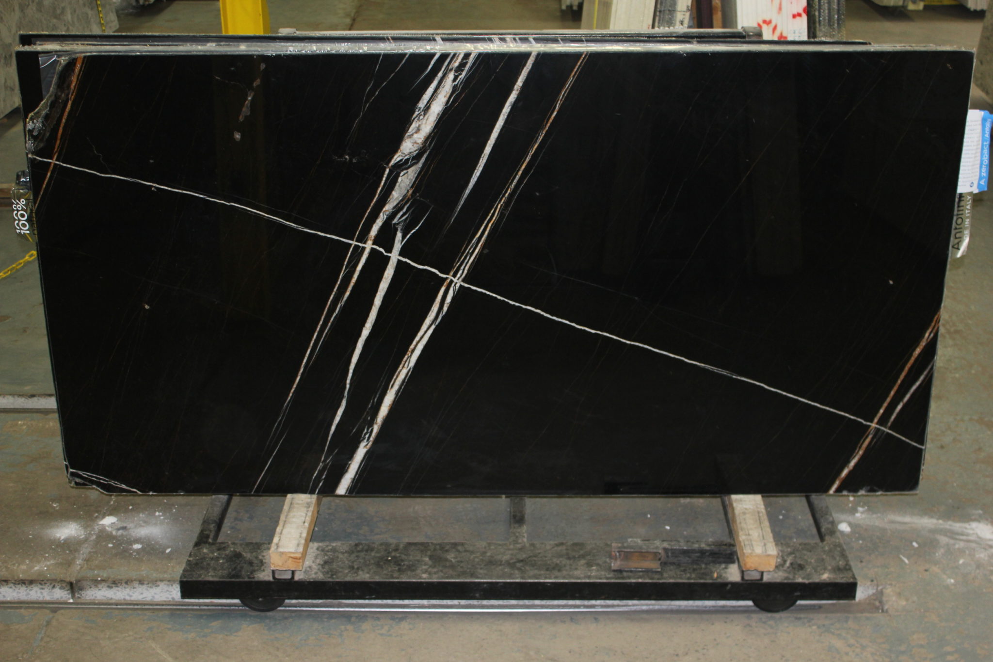 Sahara Noir Azerobact Stone Profile | Divine Stoneworks
